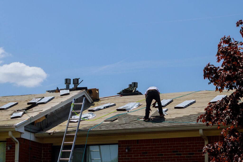 9 Important Facts You Need To Know About a Sagging Roof - Expert Home ...